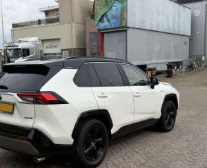 White Toyota RAV4 2019 in Vilnius, with an engine capacity of 2.50 L and mileage of 48 thousand km for 21999 €, photo 5 on AUTOMOTO.COM.LV