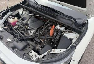 White Toyota RAV4 2019 in Vilnius, with an engine capacity of 2.50 L and mileage of 48 thousand km for 21999 €, photo 8 on AUTOMOTO.COM.LV