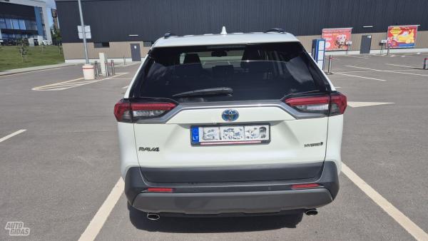 Balts Toyota RAV4 2019 Viļņa, ar dzinēja tilpumu 2.00 L un nobraukumu 132 tūkst. km par 26500 €, foto 4 vietnē AUTOMOTO.COM.LV
