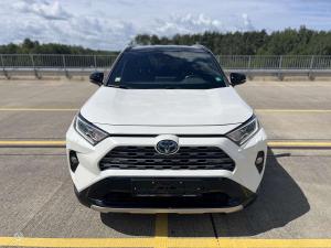 Balts Toyota RAV4 2019 Viļņa, ar dzinēja tilpumu 2.49 L un nobraukumu 133 tūkst. km par 25999 €, foto 3 vietnē AUTOMOTO.COM.LV