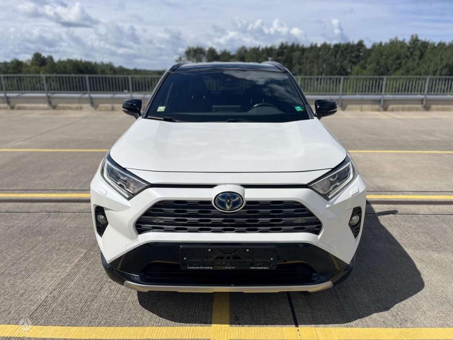 Balts Toyota RAV4 2019 Viļņa, ar dzinēja tilpumu 2.49 L un nobraukumu 133 tūkst. km par 25999 €, foto 3 vietnē AUTOMOTO.COM.LV