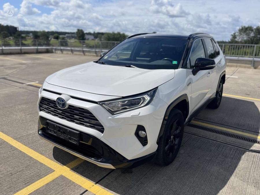 Balts Toyota RAV4 2019 Viļņa, ar dzinēja tilpumu 2.49 L un nobraukumu 133 tūkst. km par 25999 €, foto 4 vietnē AUTOMOTO.COM.LV