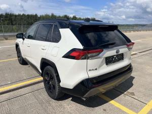 Balts Toyota RAV4 2019 Viļņa, ar dzinēja tilpumu 2.49 L un nobraukumu 133 tūkst. km par 25999 €, foto 5 vietnē AUTOMOTO.COM.LV