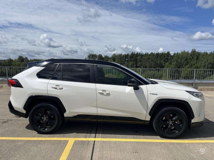 Balts Toyota RAV4 2019 Viļņa, ar dzinēja tilpumu 2.49 L un nobraukumu 133 tūkst. km par 25999 €, foto 8 vietnē AUTOMOTO.COM.LV