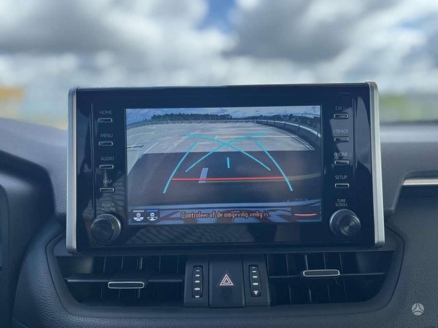 Balts Toyota RAV4 2019 Viļņa, ar dzinēja tilpumu 2.49 L un nobraukumu 133 tūkst. km par 25999 €, foto 17 vietnē AUTOMOTO.COM.LV