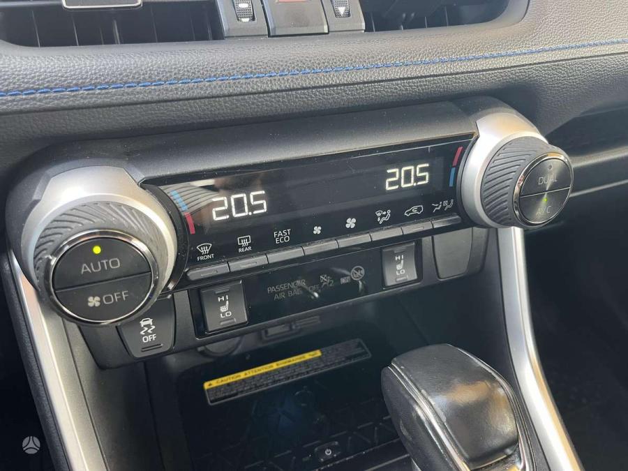 Balts Toyota RAV4 2019 Viļņa, ar dzinēja tilpumu 2.49 L un nobraukumu 133 tūkst. km par 25999 €, foto 18 vietnē AUTOMOTO.COM.LV