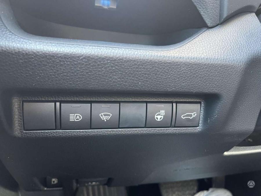 Balts Toyota RAV4 2019 Viļņa, ar dzinēja tilpumu 2.49 L un nobraukumu 133 tūkst. km par 25999 €, foto 25 vietnē AUTOMOTO.COM.LV