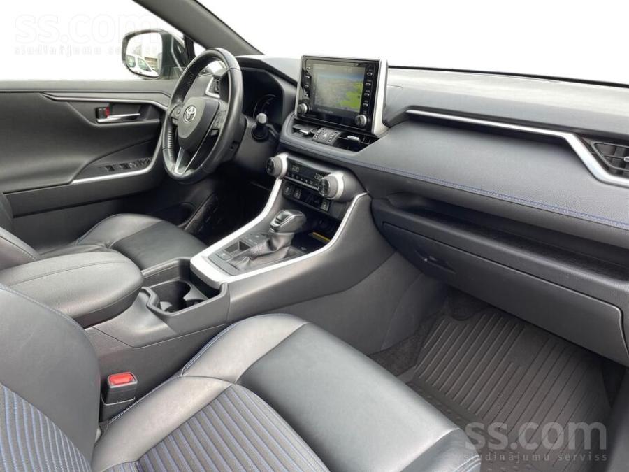 Balts Toyota RAV4 2019 Rīga, ar dzinēja tilpumu 2.50 L un nobraukumu 68 tūkst. km par 28990 €, foto 7 vietnē AUTOMOTO.COM.LV
