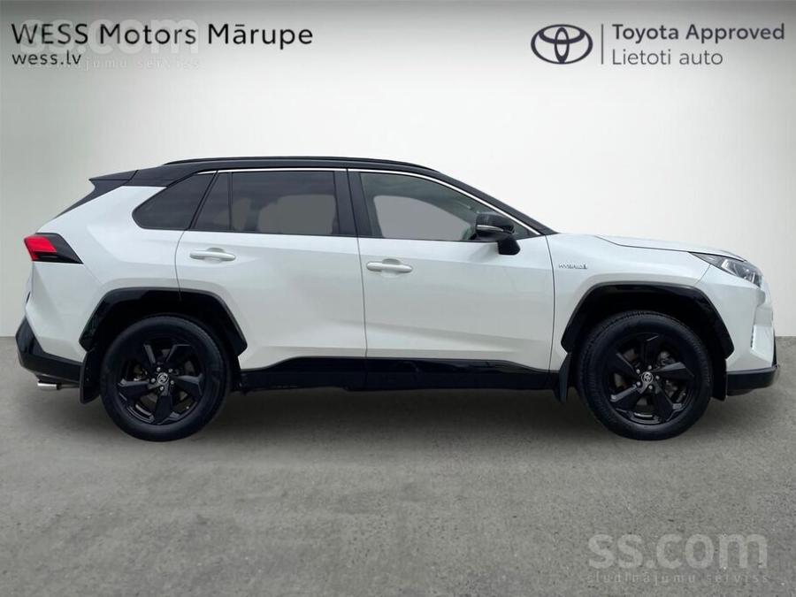 Balts Toyota RAV4 2019 Rīga, ar dzinēja tilpumu 2.50 L un nobraukumu 68 tūkst. km par 28990 €, foto 17 vietnē AUTOMOTO.COM.LV