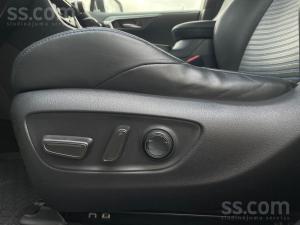 Balts Toyota RAV4 2019 Rīga, ar dzinēja tilpumu 2.50 L un nobraukumu 68 tūkst. km par 28990 €, foto 32 vietnē AUTOMOTO.COM.LV