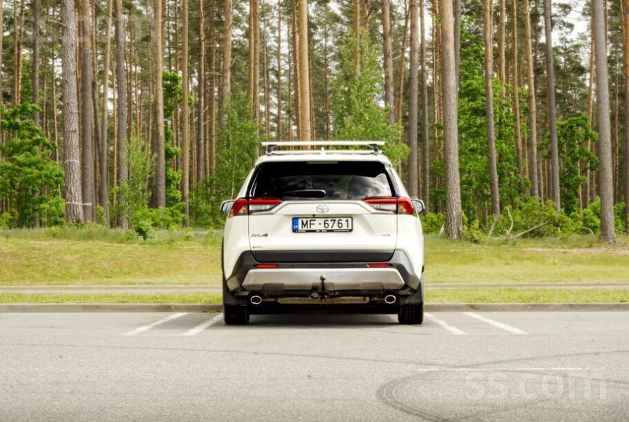 Balts Toyota RAV4 2019 Rīga, ar dzinēja tilpumu 2.00 L un nobraukumu 219 tūkst. km par 17490 €, foto 7 vietnē AUTOMOTO.COM.LV