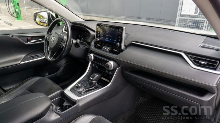 Balts Toyota RAV4 2019 Rīga, ar dzinēja tilpumu 2.00 L un nobraukumu 219 tūkst. km par 17490 €, foto 11 vietnē AUTOMOTO.COM.LV