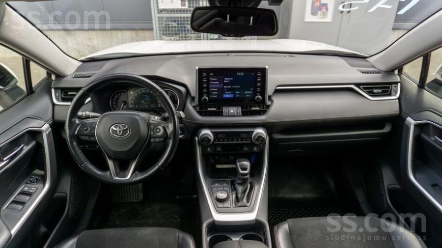 Balts Toyota RAV4 2019 Rīga, ar dzinēja tilpumu 2.00 L un nobraukumu 219 tūkst. km par 17490 €, foto 12 vietnē AUTOMOTO.COM.LV