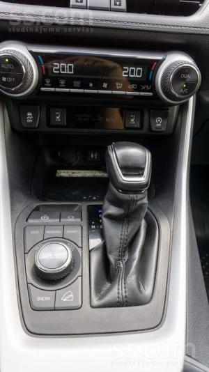 Balts Toyota RAV4 2019 Rīga, ar dzinēja tilpumu 2.00 L un nobraukumu 219 tūkst. km par 17490 €, foto 16 vietnē AUTOMOTO.COM.LV