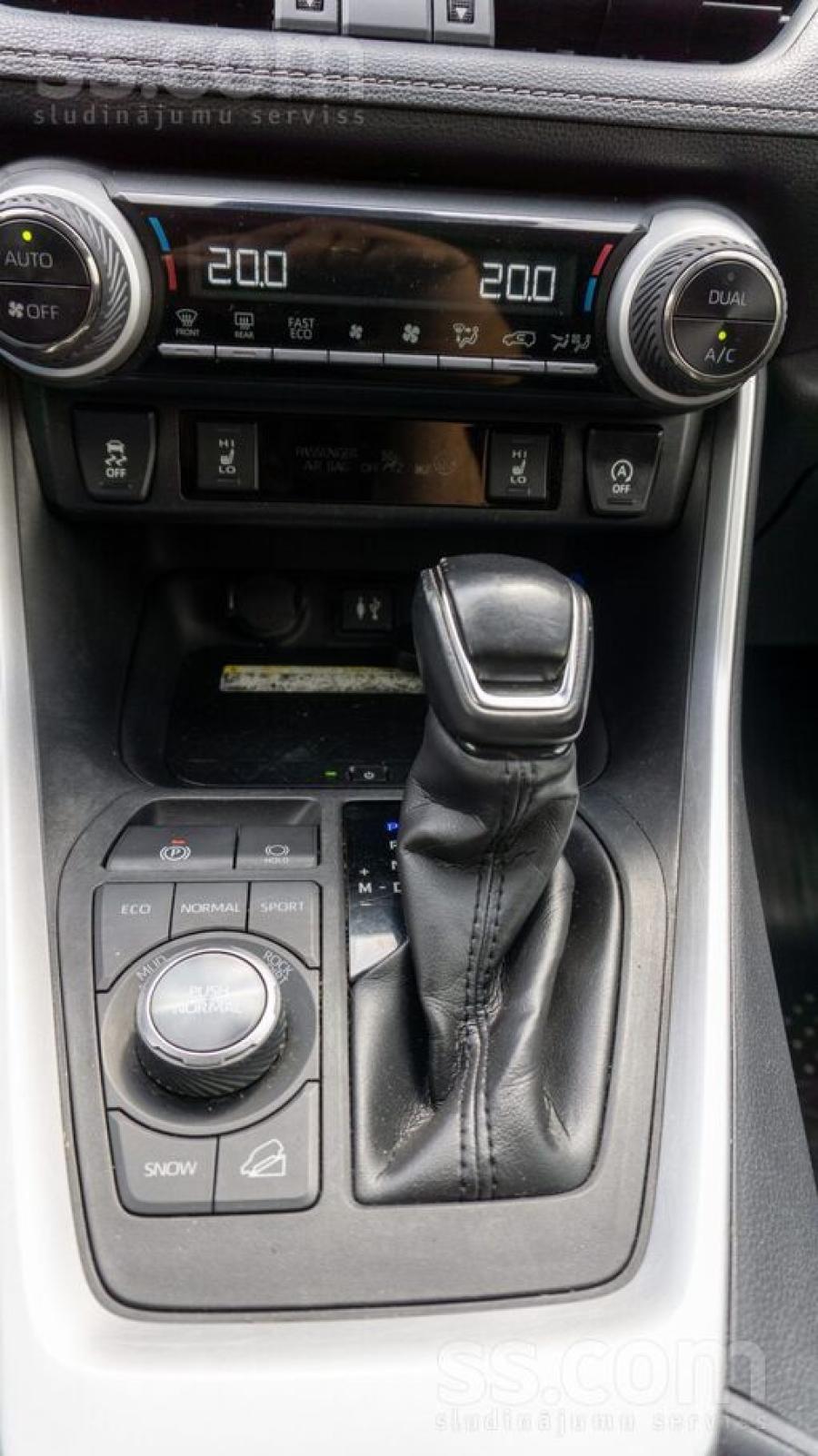 Balts Toyota RAV4 2019 Rīga, ar dzinēja tilpumu 2.00 L un nobraukumu 219 tūkst. km par 17490 €, foto 16 vietnē AUTOMOTO.COM.LV