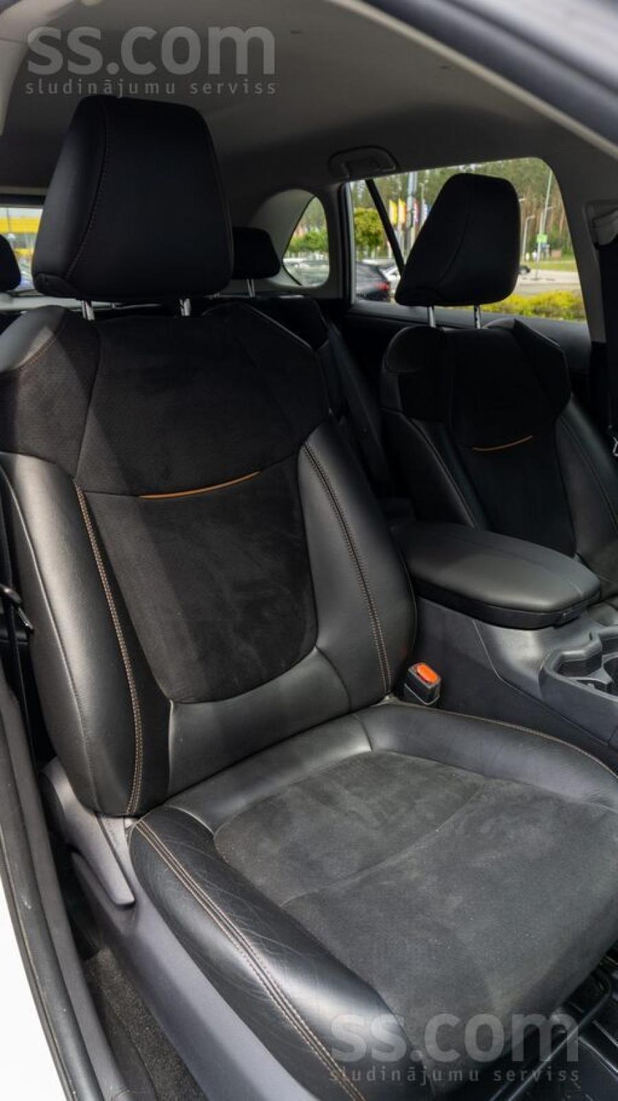 Balts Toyota RAV4 2019 Rīga, ar dzinēja tilpumu 2.00 L un nobraukumu 219 tūkst. km par 17490 €, foto 24 vietnē AUTOMOTO.COM.LV