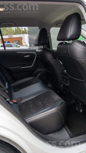 Balts Toyota RAV4 2019 Rīga, ar dzinēja tilpumu 2.00 L un nobraukumu 219 tūkst. km par 17490 €, foto 25 vietnē AUTOMOTO.COM.LV