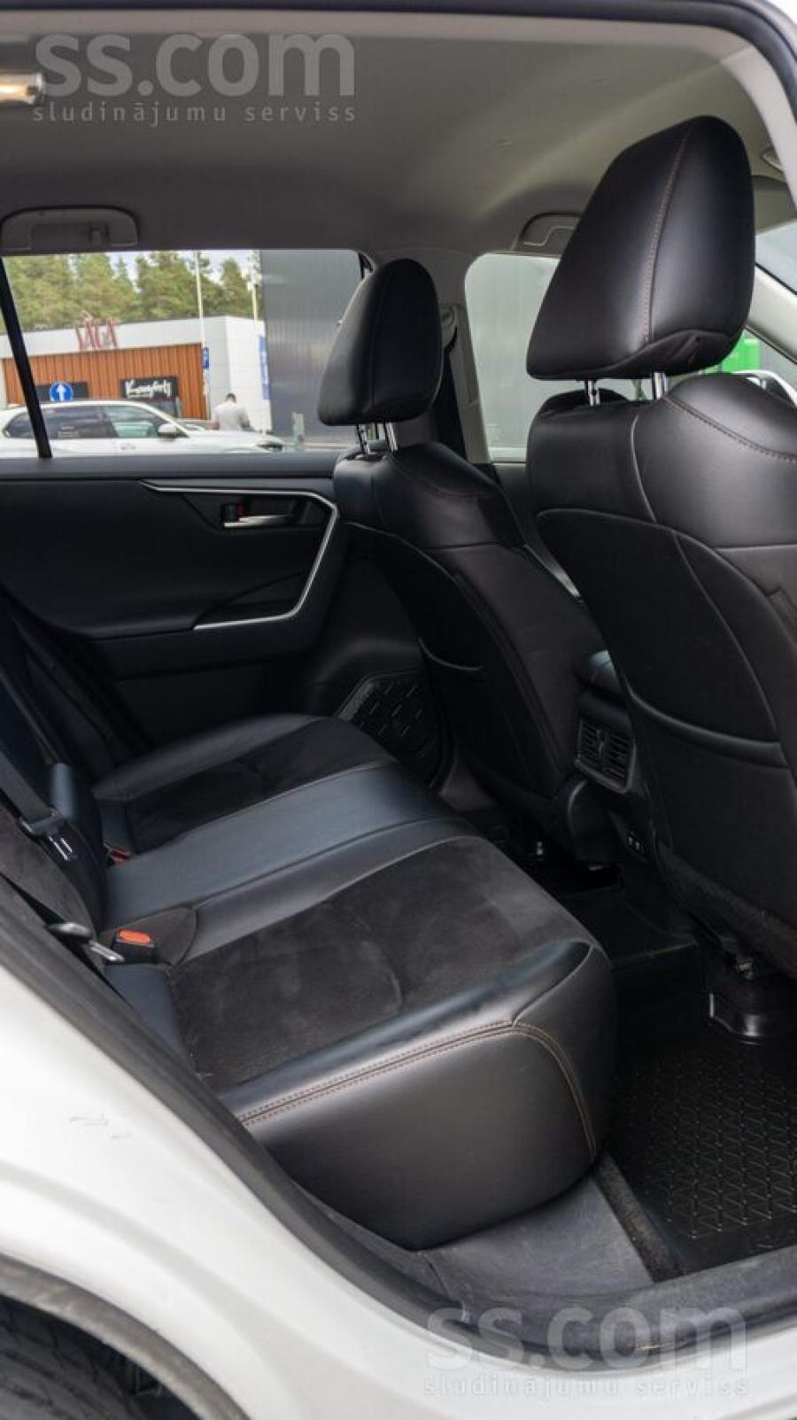 Balts Toyota RAV4 2019 Rīga, ar dzinēja tilpumu 2.00 L un nobraukumu 219 tūkst. km par 17490 €, foto 25 vietnē AUTOMOTO.COM.LV