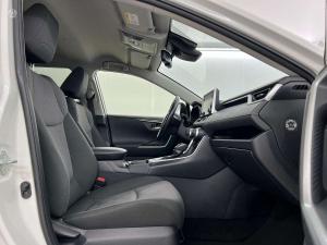 Balts Toyota RAV4 2019 Viļņa, ar dzinēja tilpumu 1.99 L un nobraukumu 98 tūkst. km par 22900 €, foto 7 vietnē AUTOMOTO.COM.LV