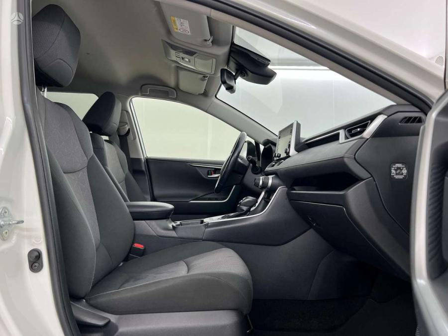 Balts Toyota RAV4 2019 Viļņa, ar dzinēja tilpumu 1.99 L un nobraukumu 98 tūkst. km par 22900 €, foto 7 vietnē AUTOMOTO.COM.LV