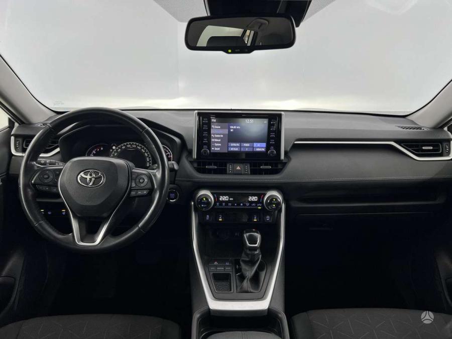 Balts Toyota RAV4 2019 Viļņa, ar dzinēja tilpumu 1.99 L un nobraukumu 98 tūkst. km par 22900 €, foto 9 vietnē AUTOMOTO.COM.LV