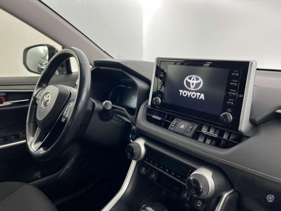 Balts Toyota RAV4 2019 Viļņa, ar dzinēja tilpumu 1.99 L un nobraukumu 98 tūkst. km par 22900 €, foto 15 vietnē AUTOMOTO.COM.LV
