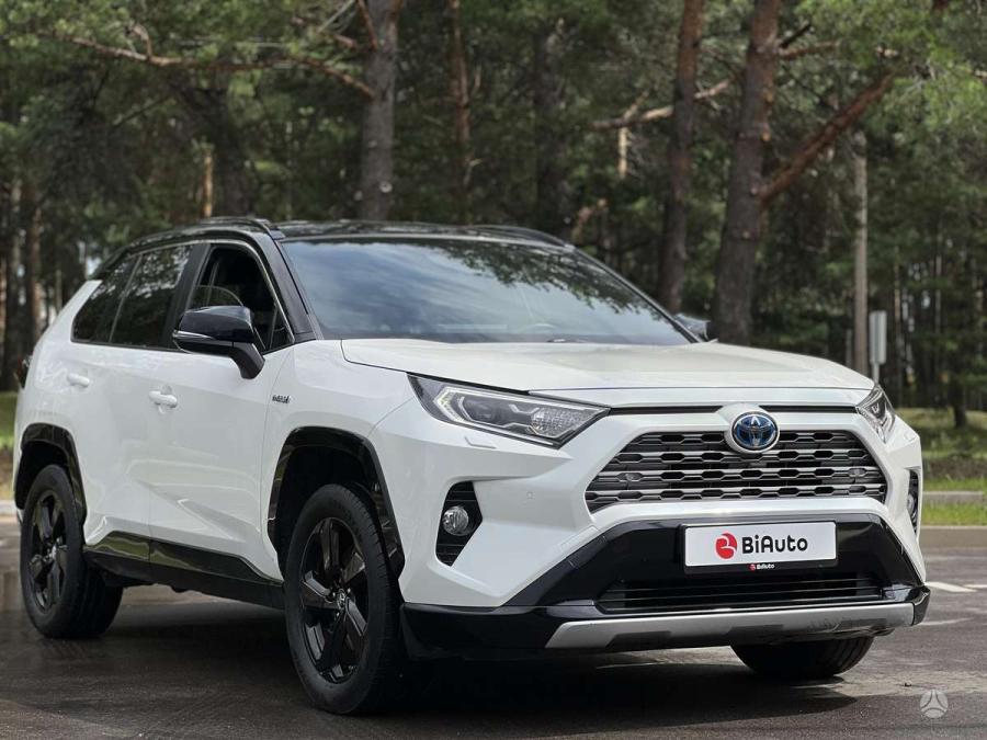 Balts Toyota RAV4 2019 Utena, ar dzinēja tilpumu 2.49 L un nobraukumu 178 tūkst. km par 23900 €, foto 1 vietnē AUTOMOTO.COM.LV
