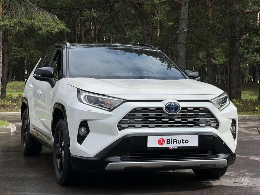 Balts Toyota RAV4 2019 Utena, ar dzinēja tilpumu 2.49 L un nobraukumu 178 tūkst. km par 23900 €, foto 5 vietnē AUTOMOTO.COM.LV