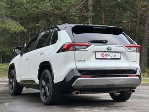 Balts Toyota RAV4 2019 Utena, ar dzinēja tilpumu 2.49 L un nobraukumu 178 tūkst. km par 23900 €, foto 24 vietnē AUTOMOTO.COM.LV