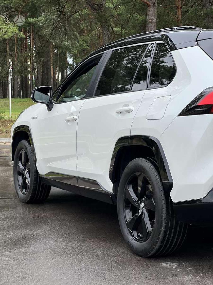 Balts Toyota RAV4 2019 Utena, ar dzinēja tilpumu 2.49 L un nobraukumu 178 tūkst. km par 23900 €, foto 25 vietnē AUTOMOTO.COM.LV