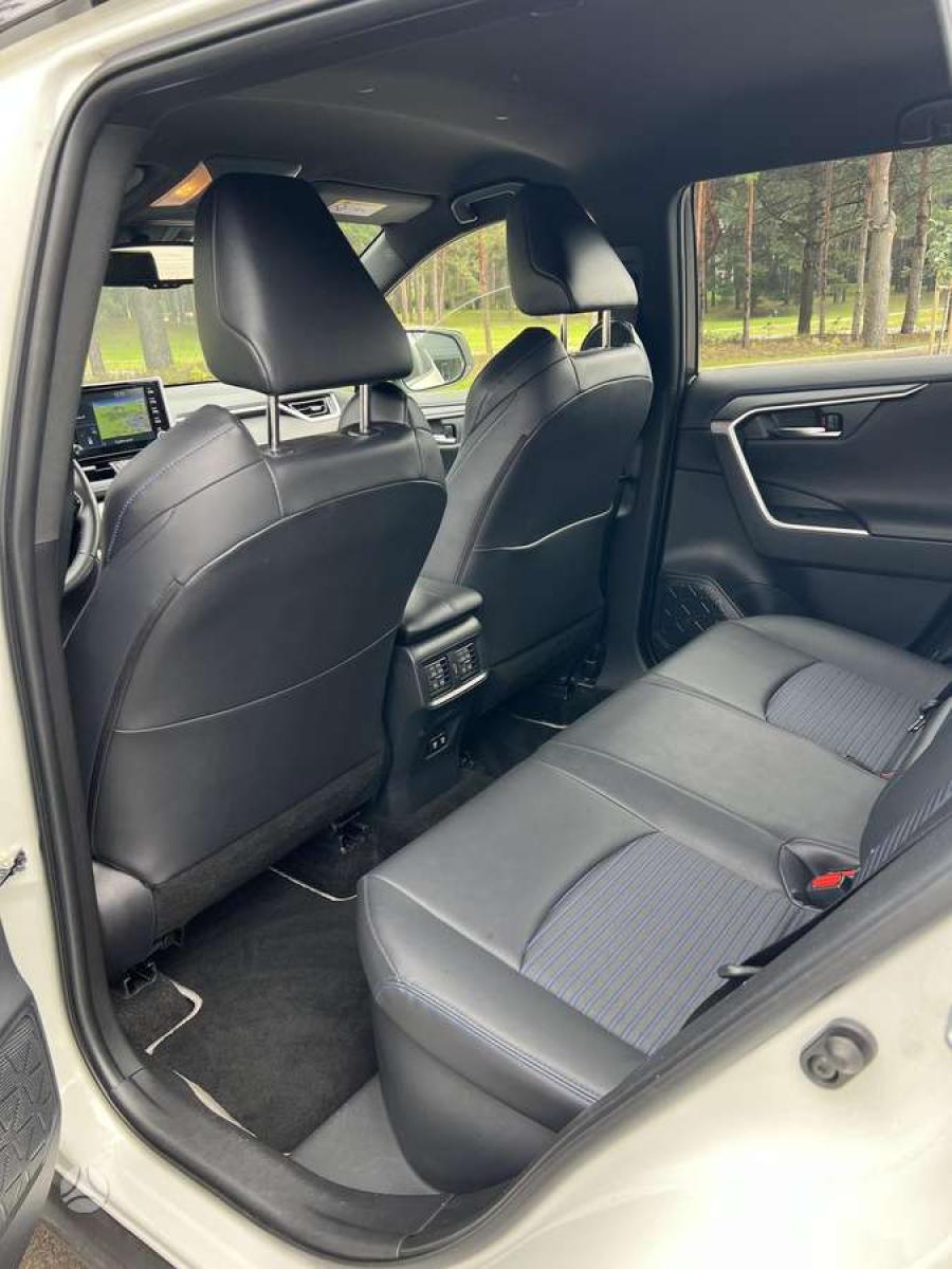 Balts Toyota RAV4 2019 Utena, ar dzinēja tilpumu 2.49 L un nobraukumu 178 tūkst. km par 23900 €, foto 29 vietnē AUTOMOTO.COM.LV