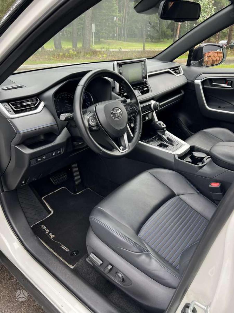 Balts Toyota RAV4 2019 Utena, ar dzinēja tilpumu 2.49 L un nobraukumu 178 tūkst. km par 23900 €, foto 33 vietnē AUTOMOTO.COM.LV