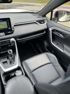 Balts Toyota RAV4 2019 Utena, ar dzinēja tilpumu 2.49 L un nobraukumu 178 tūkst. km par 23900 €, foto 38 vietnē AUTOMOTO.COM.LV