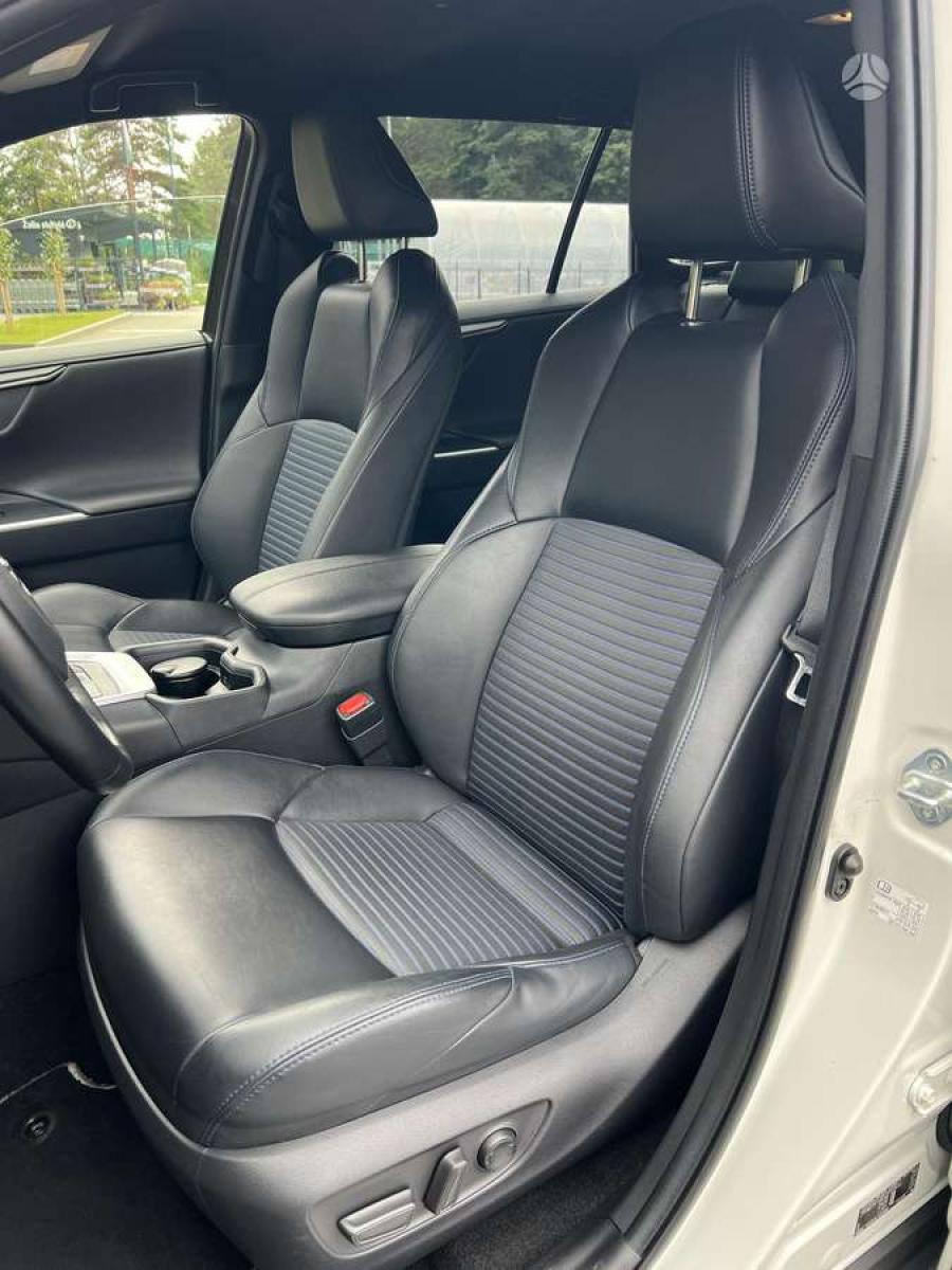 Balts Toyota RAV4 2019 Utena, ar dzinēja tilpumu 2.49 L un nobraukumu 178 tūkst. km par 23900 €, foto 40 vietnē AUTOMOTO.COM.LV