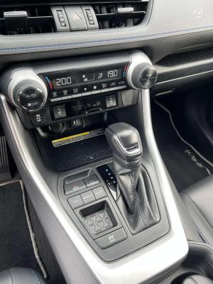 Balts Toyota RAV4 2019 Utena, ar dzinēja tilpumu 2.49 L un nobraukumu 178 tūkst. km par 23900 €, foto 44 vietnē AUTOMOTO.COM.LV