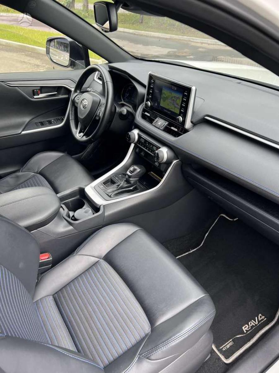 Balts Toyota RAV4 2019 Utena, ar dzinēja tilpumu 2.49 L un nobraukumu 178 tūkst. km par 23900 €, foto 49 vietnē AUTOMOTO.COM.LV