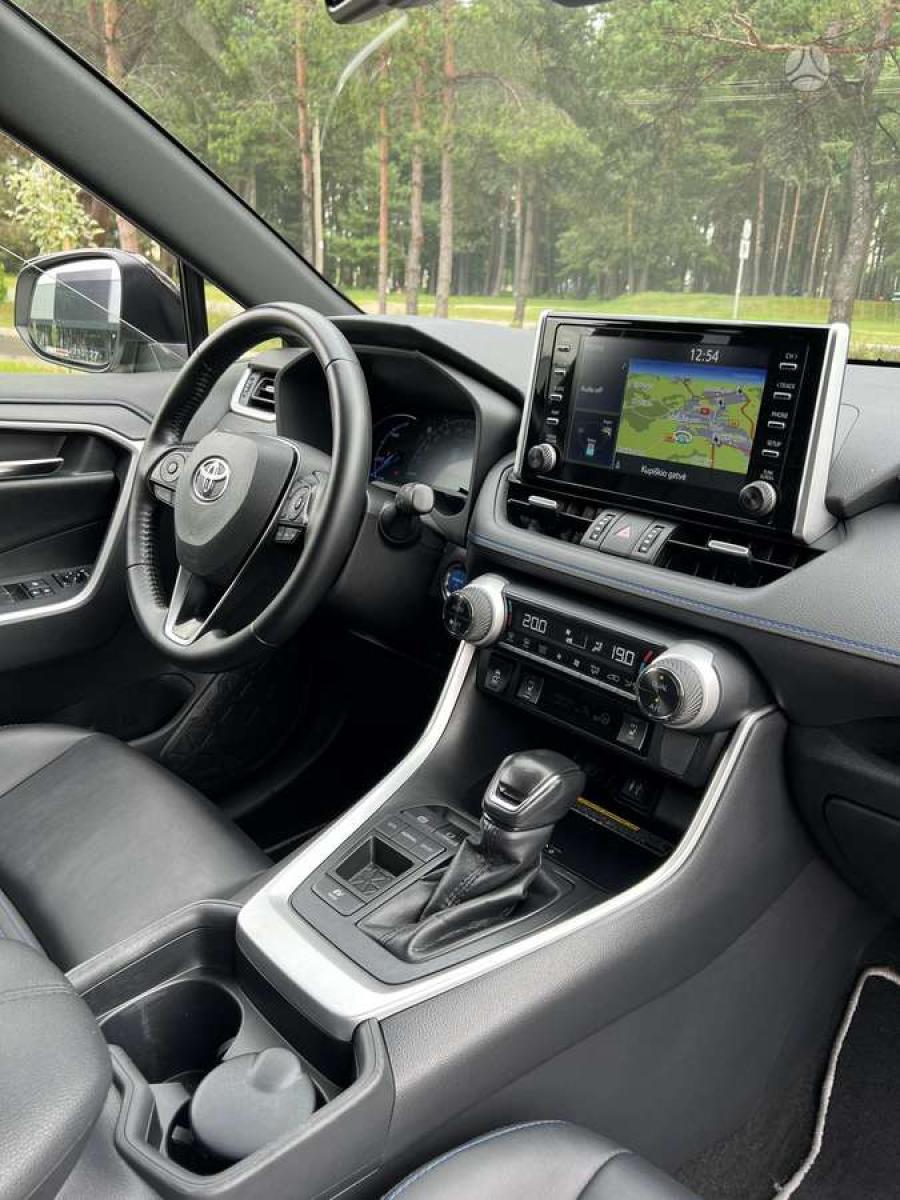 Balts Toyota RAV4 2019 Utena, ar dzinēja tilpumu 2.49 L un nobraukumu 178 tūkst. km par 23900 €, foto 50 vietnē AUTOMOTO.COM.LV