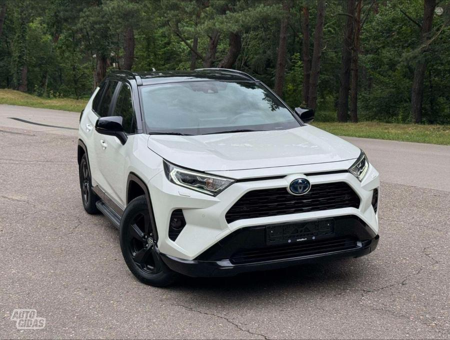Белый Тойота РАВ 4 2019 в Каунас, объемом двигателя 2.50 л и пробегом 129 тыс. км за 24950 €, фото 1 на AUTOMOTO.COM.LV