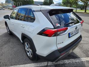 Balts Toyota RAV4 2019 Rīga, ar dzinēja tilpumu 2.50 L un nobraukumu 82 tūkst. km par 22500 €, foto 5 vietnē AUTOMOTO.COM.LV