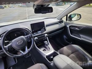 Balts Toyota RAV4 2019 Rīga, ar dzinēja tilpumu 2.50 L un nobraukumu 82 tūkst. km par 22500 €, foto 7 vietnē AUTOMOTO.COM.LV