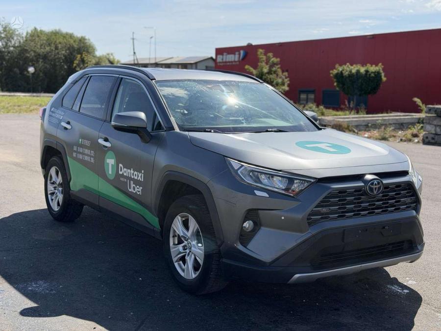 Balts Toyota RAV4 2019 Kauņa, ar dzinēja tilpumu 2.49 L un nobraukumu 1 tūkst. km par 13500 €, foto 4 vietnē AUTOMOTO.COM.LV