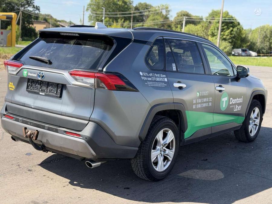 Balts Toyota RAV4 2019 Kauņa, ar dzinēja tilpumu 2.49 L un nobraukumu 1 tūkst. km par 13500 €, foto 5 vietnē AUTOMOTO.COM.LV