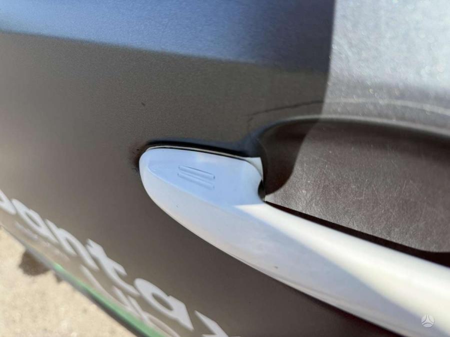 Balts Toyota RAV4 2019 Kauņa, ar dzinēja tilpumu 2.49 L un nobraukumu 1 tūkst. km par 13500 €, foto 15 vietnē AUTOMOTO.COM.LV