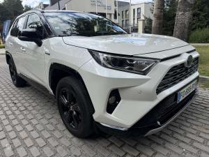 Balts Toyota RAV4 2019 Viļņa, ar dzinēja tilpumu 2.49 L un nobraukumu 211 tūkst. km par 21500 €, foto  vietnē AUTOMOTO.COM.LV