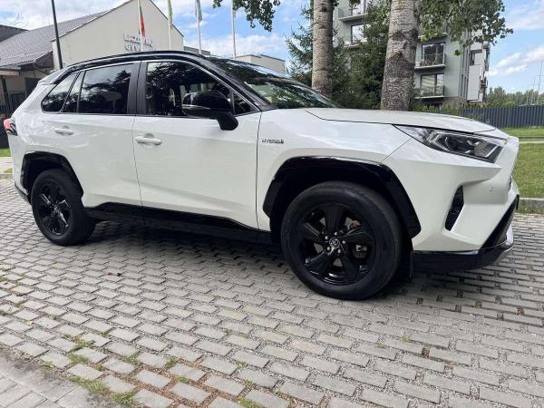 Balts Toyota RAV4 2019 Viļņa, ar dzinēja tilpumu 2.49 L un nobraukumu 211 tūkst. km par 21500 €, foto 4 vietnē AUTOMOTO.COM.LV
