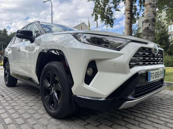 Balts Toyota RAV4 2019 Viļņa, ar dzinēja tilpumu 2.49 L un nobraukumu 211 tūkst. km par 21500 €, foto 8 vietnē AUTOMOTO.COM.LV
