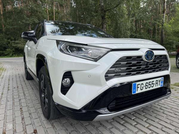 Balts Toyota RAV4 2019 Viļņa, ar dzinēja tilpumu 2.49 L un nobraukumu 211 tūkst. km par 21500 €, foto 9 vietnē AUTOMOTO.COM.LV
