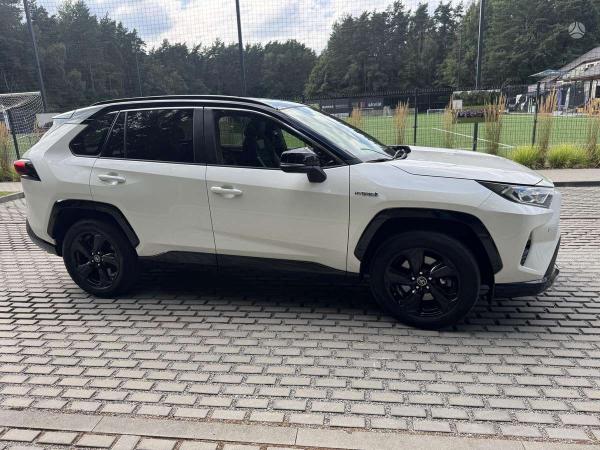 Balts Toyota RAV4 2019 Viļņa, ar dzinēja tilpumu 2.49 L un nobraukumu 211 tūkst. km par 21500 €, foto 10 vietnē AUTOMOTO.COM.LV