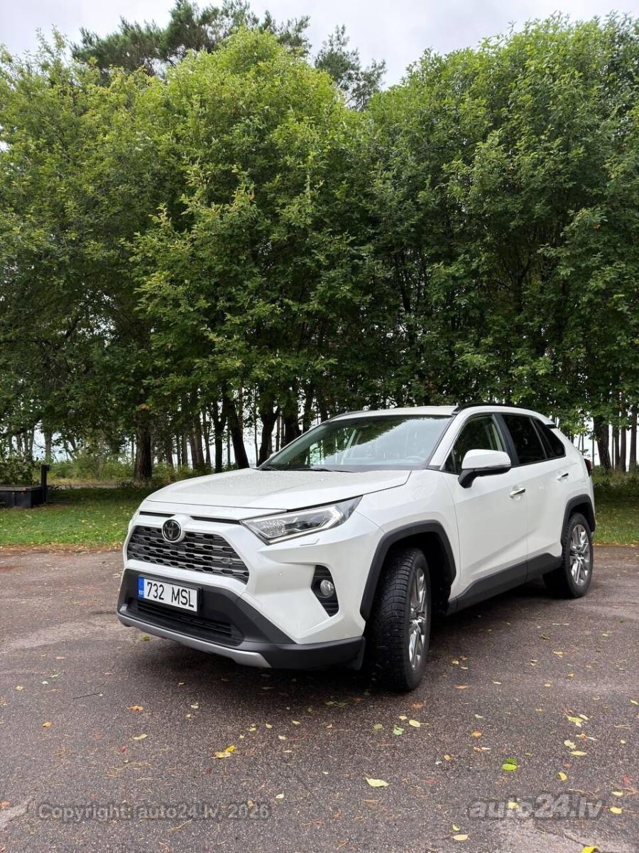 White Toyota RAV4 2019 in Maardu, with an engine capacity of 2.00 L and mileage of 76 thousand km for 27000 €, photo 1 on AUTOMOTO.COM.LV