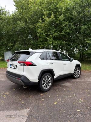 White Toyota RAV4 2019 in Maardu, with an engine capacity of 2.00 L and mileage of 76 thousand km for 27000 €, photo 5 on AUTOMOTO.COM.LV